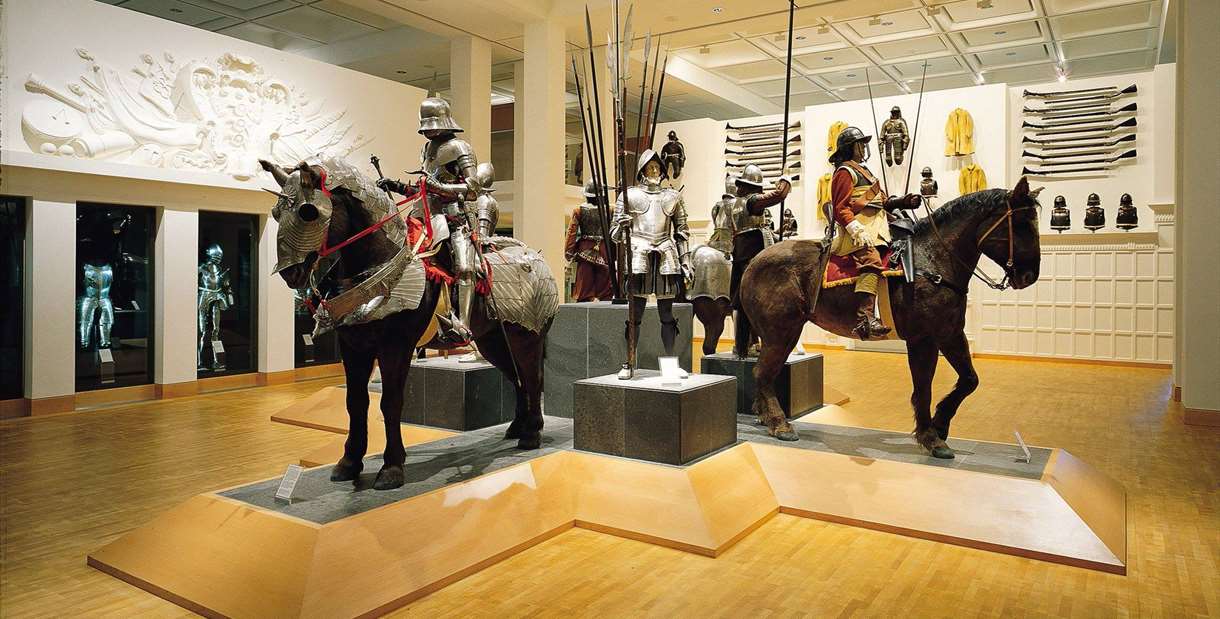 ANCIENT AND MODERN WEAPONS, KNIGHT ARMOUR AND POPULAR FILM EXHIBITS AT ...