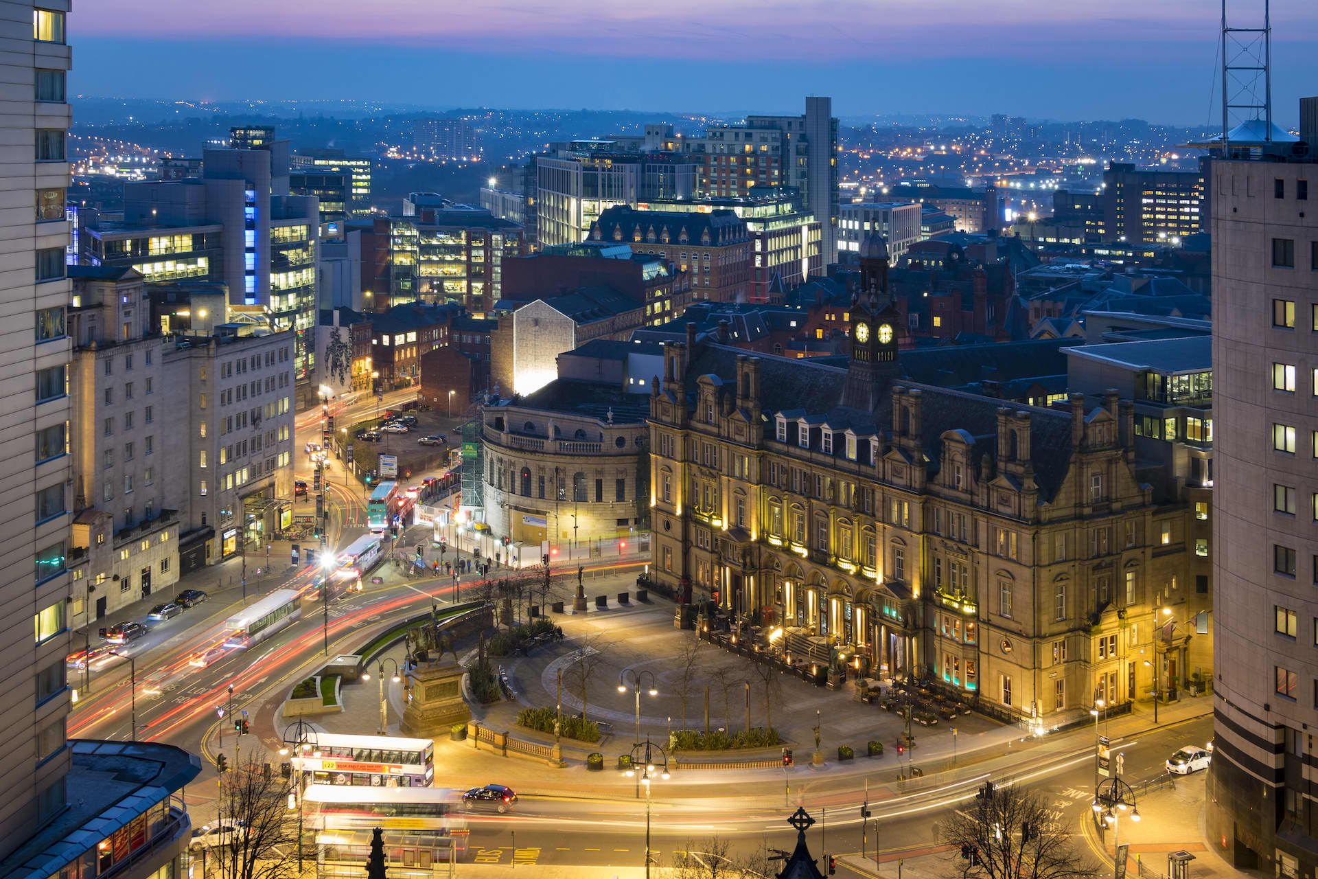 TOP ICONIC BUILDINGS IN LEEDS. GRACE AND BEAUTY OF THE VICTORIAN ERA ...