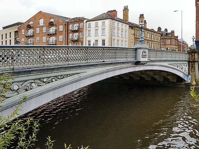 HISTORY OF THE OLD LEEDS BRIDGE - leeds-future.com